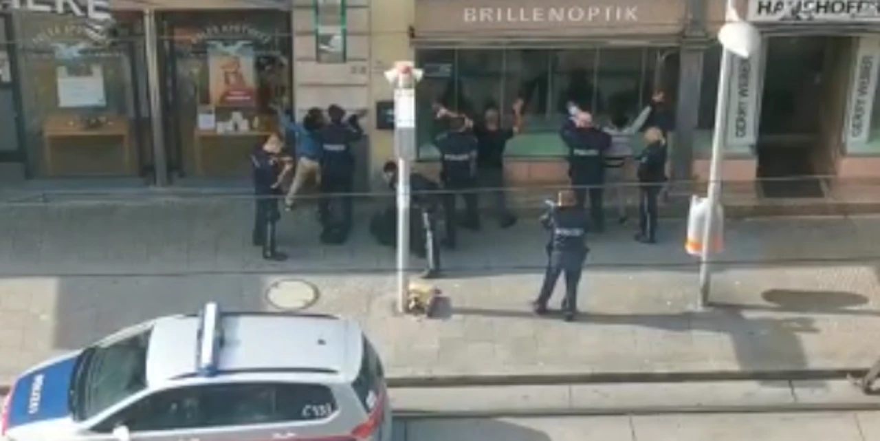 Leser – Polizist zielte mit Waffe bei Festnahme auf Diebe | Heute.at