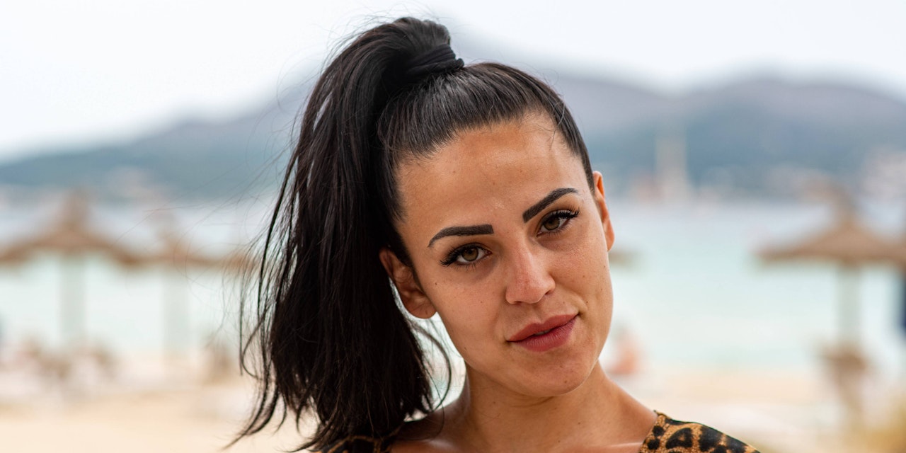 People – Elena Miras musste mit Tochter (2) ins Spital | Heute.at