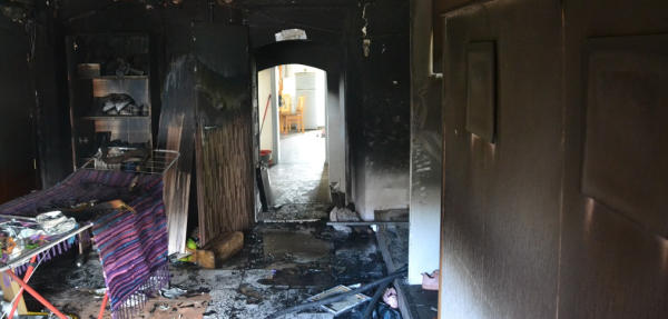 Feuer-Drama: 4 Kinder aus brennendem Haus gerettet - Österreich | heute.at