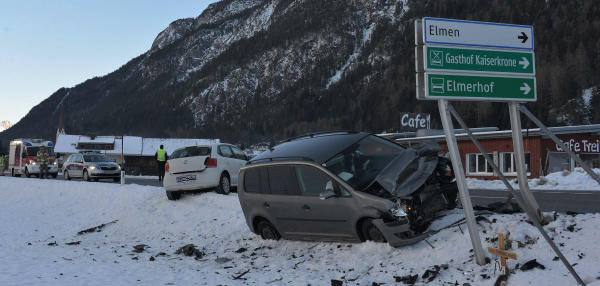 Zwei Verletzte bei schwerem Unfall in Elmen | Heute.at
