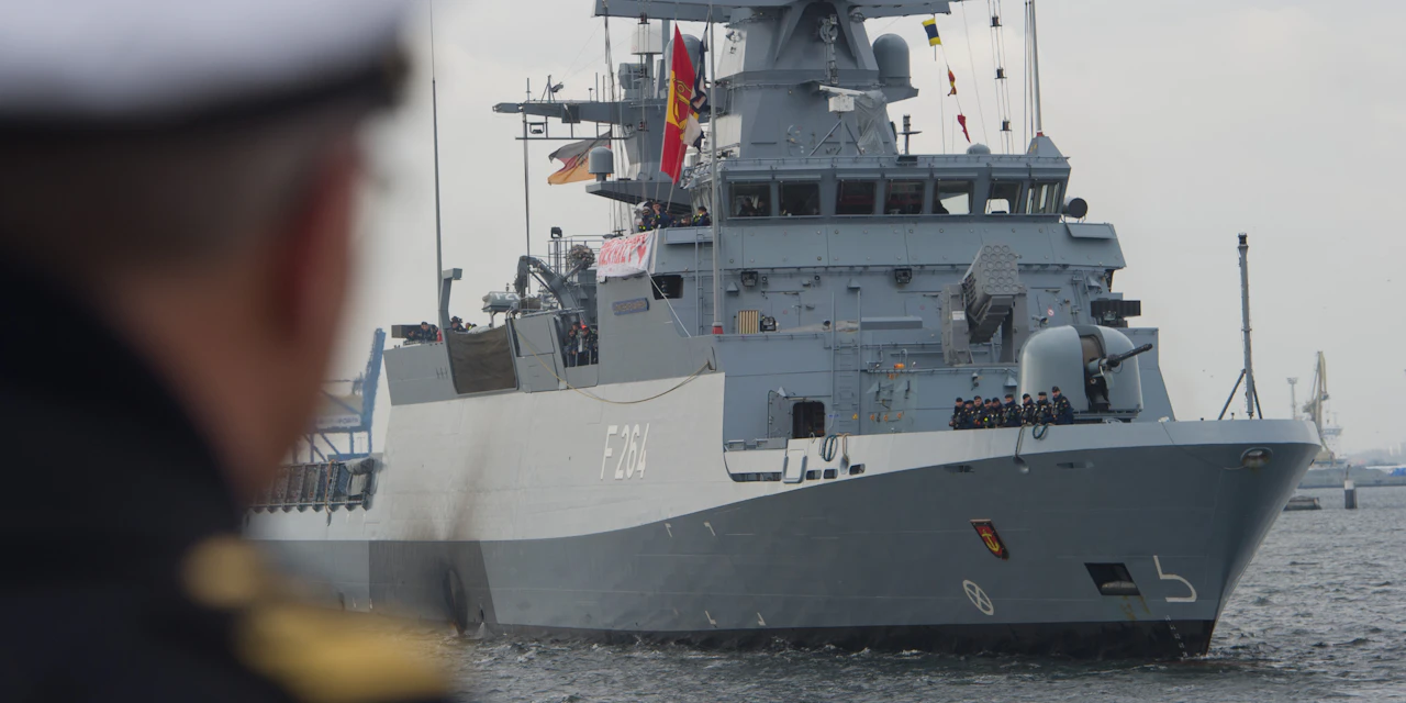 Bilder vom Einsatz der EU Naval Force im Mittelmeer | Heute.at