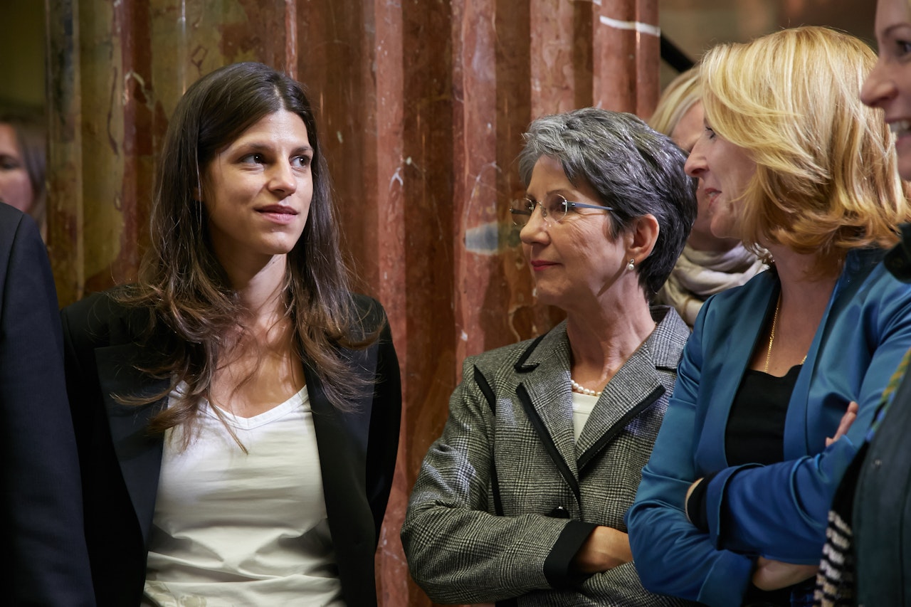 Laura Rudas in "Standard"-Forum als "Unkraut" beleidigt – Wirtschaft ...