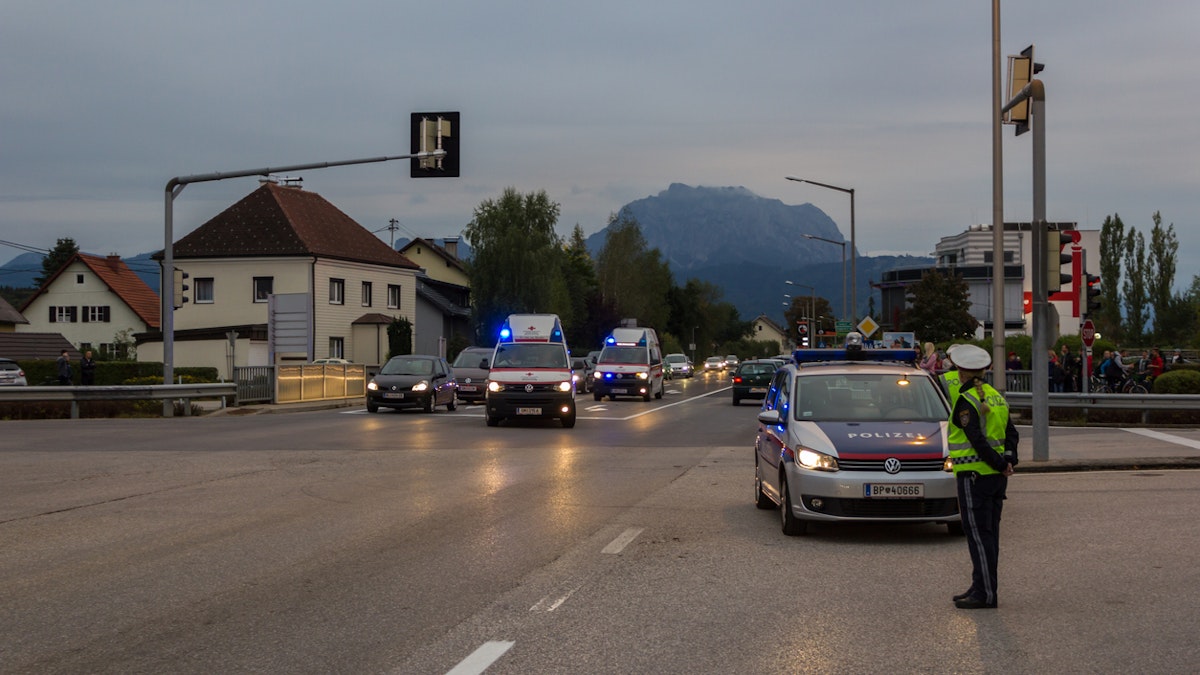 Unfall in Feldkirchen – Alko-Lenker muss nach Crash aus Wrack befreit werden | Heute.at