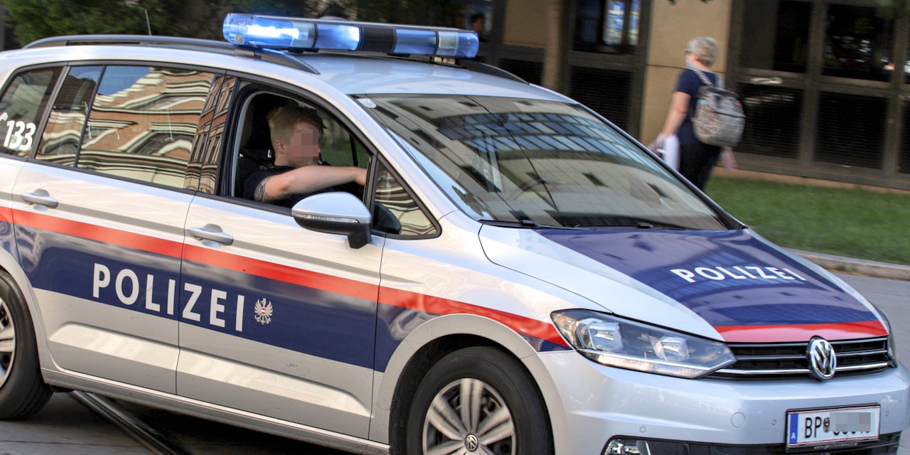 Steiermark – Polizei bittet um Hinweise zu Mann mit "Hofer"-Sackerl ...