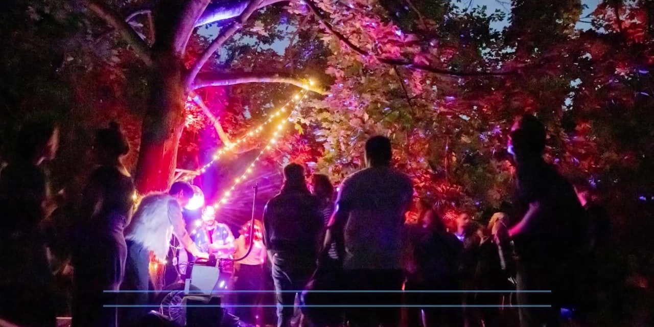 Welt – 3.000 Menschen feierten illegale Corona-Party im Park | Heute.at