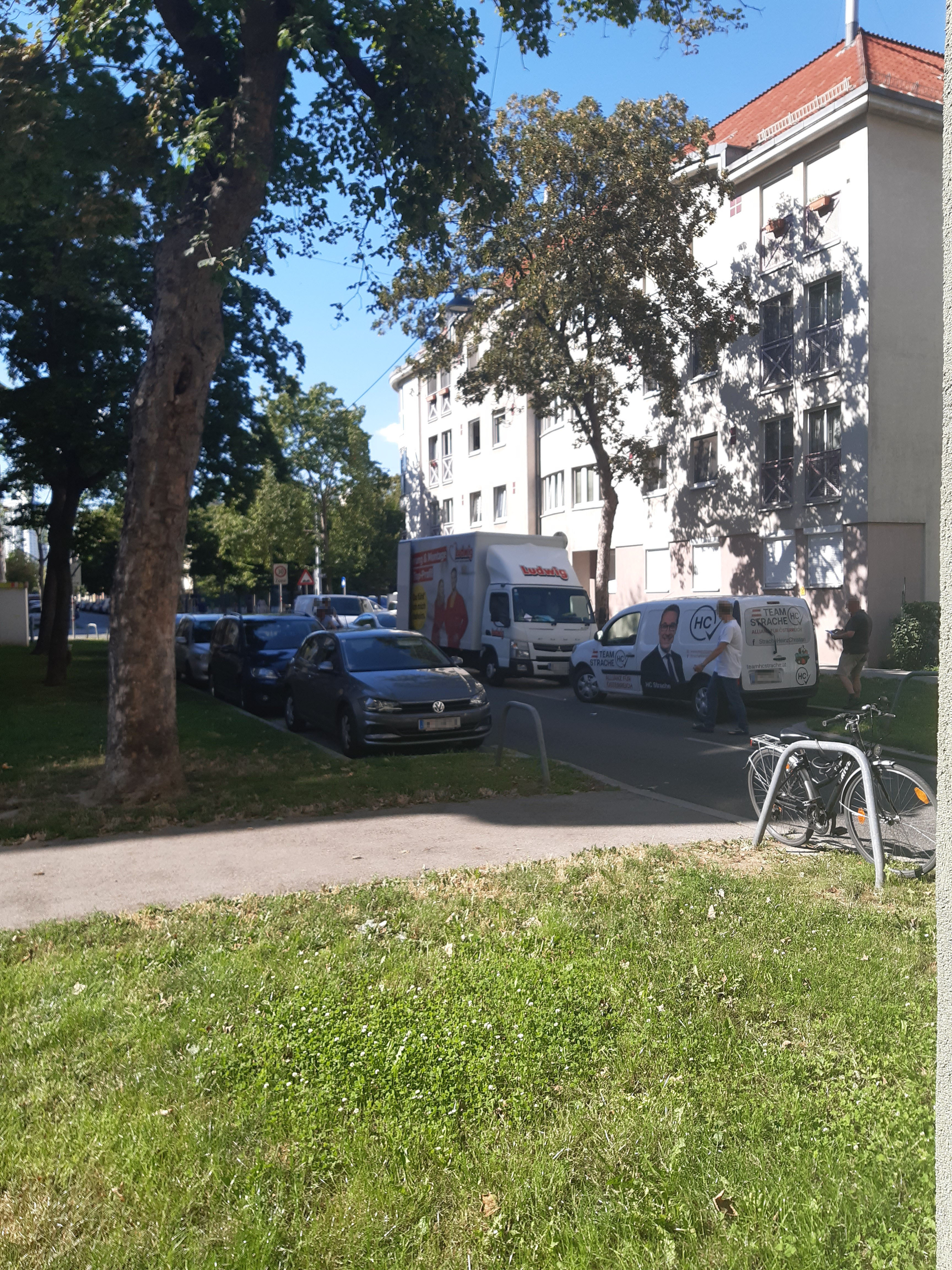Community – Team HC Strache pfeift erneut auf Verkehrsregeln | Heute.at