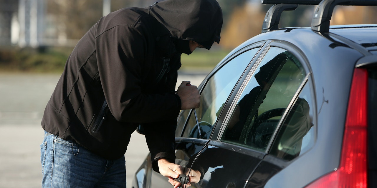 Dieb stahl Katalysatoren aus abgestellten Autos | Heute.at