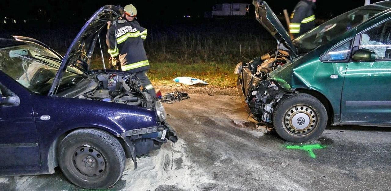 Österreich – Autos krachten frontal zusammen – drei Verletzte | Heute.at