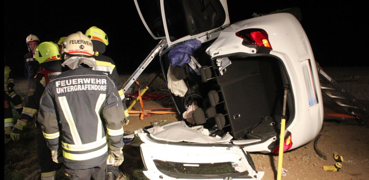 Österreich – Alko-Lenkerin krachte mit Pkw in den Gegenverkehr | Heute.at