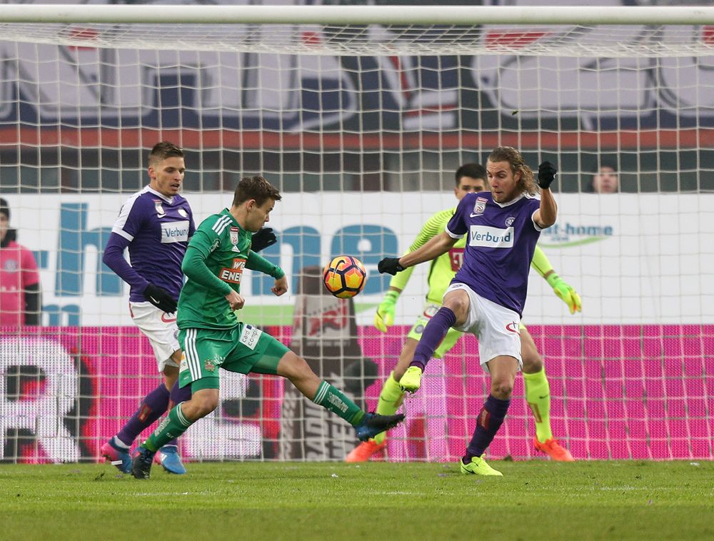 Sport – 1:1! Rotpuller rettet Austria gegen zehn Rapidler | Heute.at