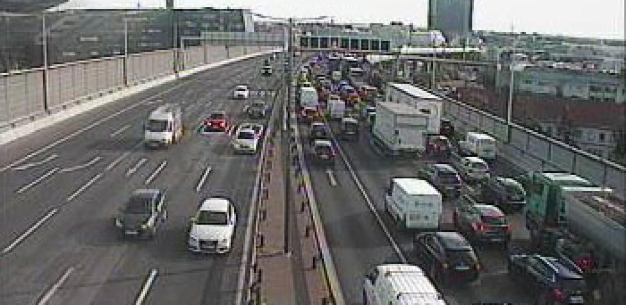 Österreich – Unfall auf der Tangente legte Frühverkehr lahm | Heute.at