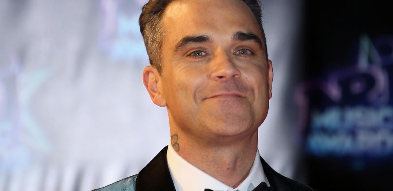 Szene – Robbie Williams ehrt Roger Moore mit neuem Tattoo | Heute.at