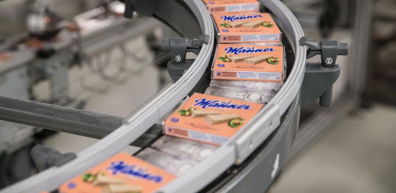 Österreich – Überflutung vor der Manner-Fabrik in Wien | Heute.at