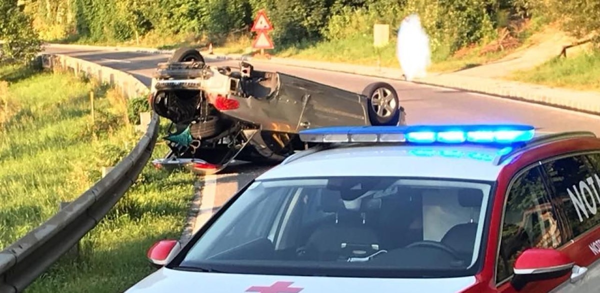 Österreich – Drei teils Schwerverletzte bei heftigem Frontalcrash | Heute.at