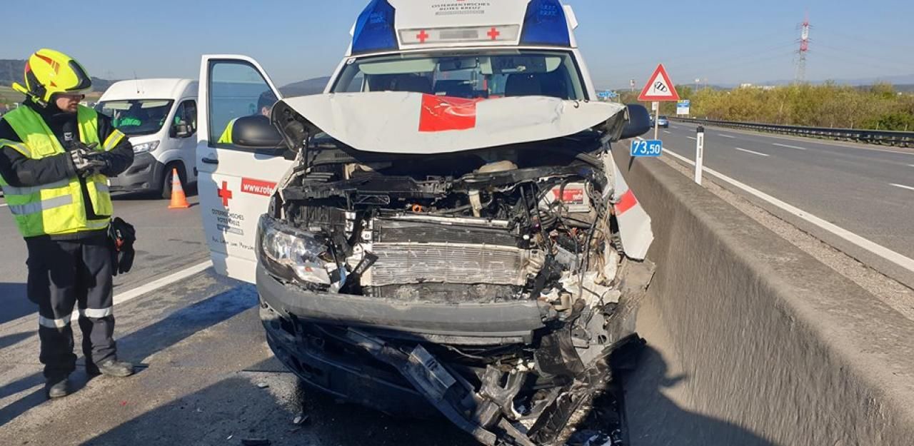Österreich – Unfall mit fünf Autos: Zehn Kilometer Stau auf der A1 | Heute.at