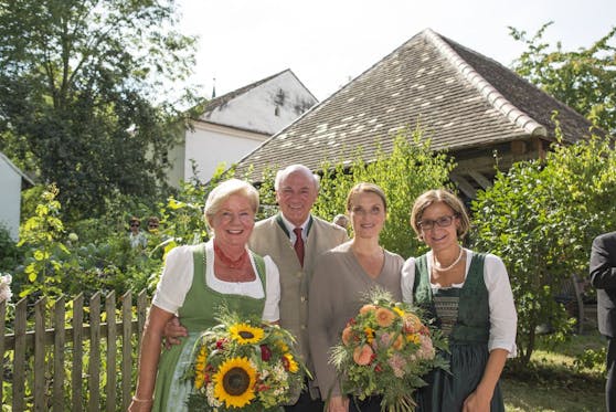 Prölls starke Hilfe für Familien in Not - Szene | heute.at