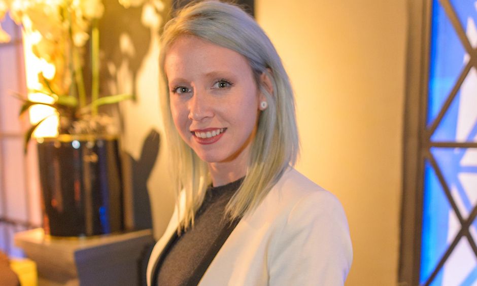 Szene – Rebecca Rapp: Sängerin flirtet live auf Facebook | Heute.at