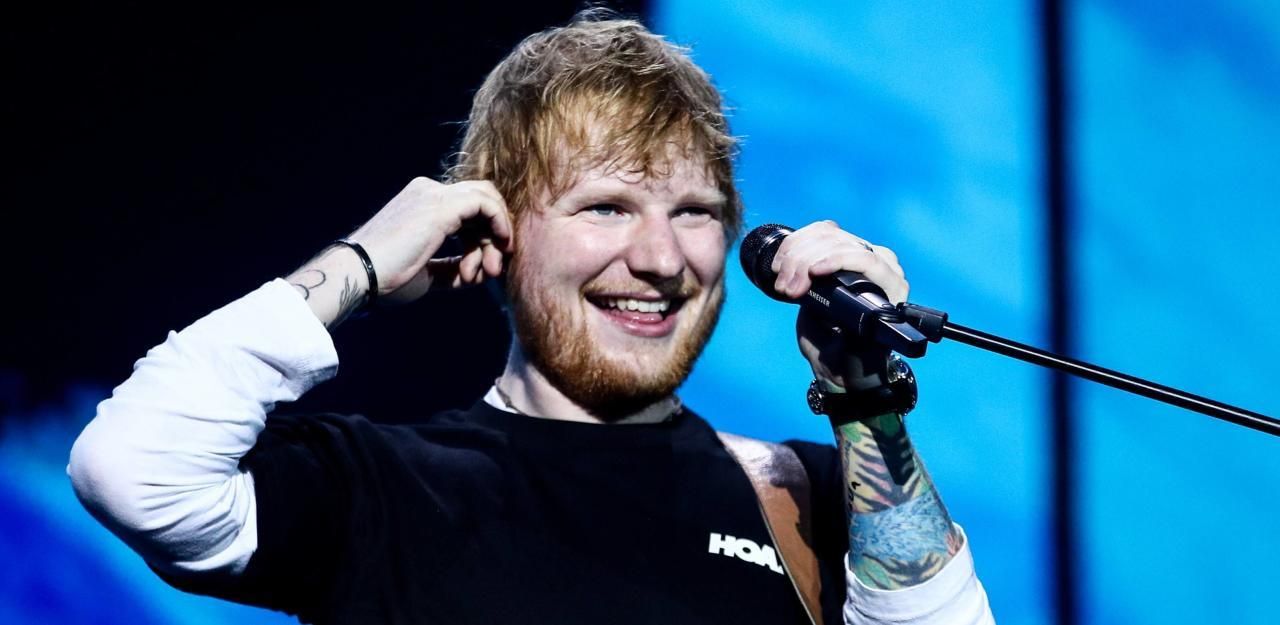 Szene – Ed Sheeran versteckt illegalen Pool auf Feld | Heute.at