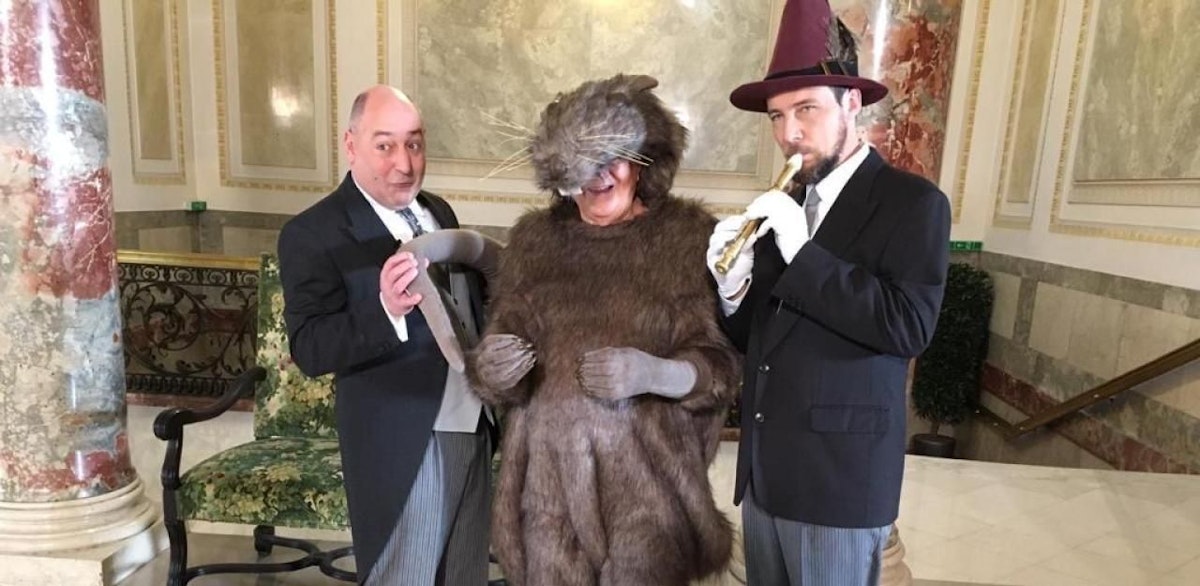 Szene – Warum tarnt sich Richard Lugner vor Ball als Ratte? | Heute.at