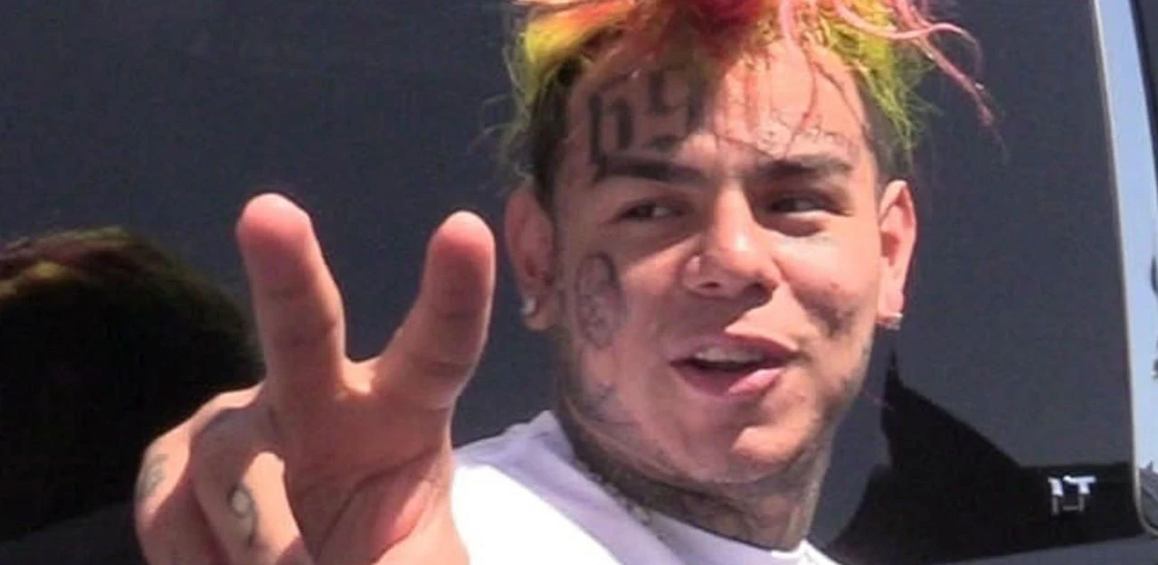 Szene – 6ix9ine patzt Cardi B als Bloods-Gangmitglied an | Heute.at
