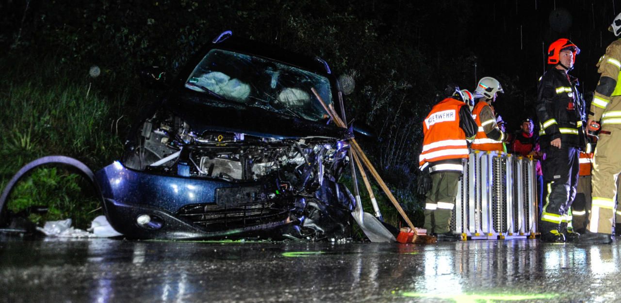 Österreich – 16-jähriges Mädchen stirbt bei Frontal-Crash | Heute.at