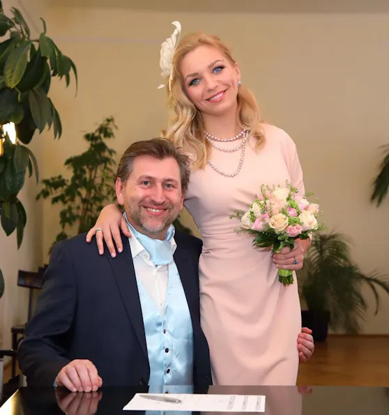 Lidia Baich: Hochzeit in Tracht folgt diesen Frühsom... - Szene | heute.at