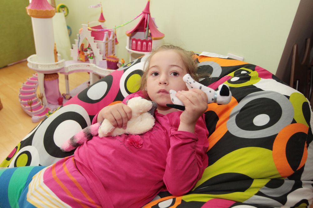 Spenden-Gala brachte Gehhilfe für Lisa | Heute.at