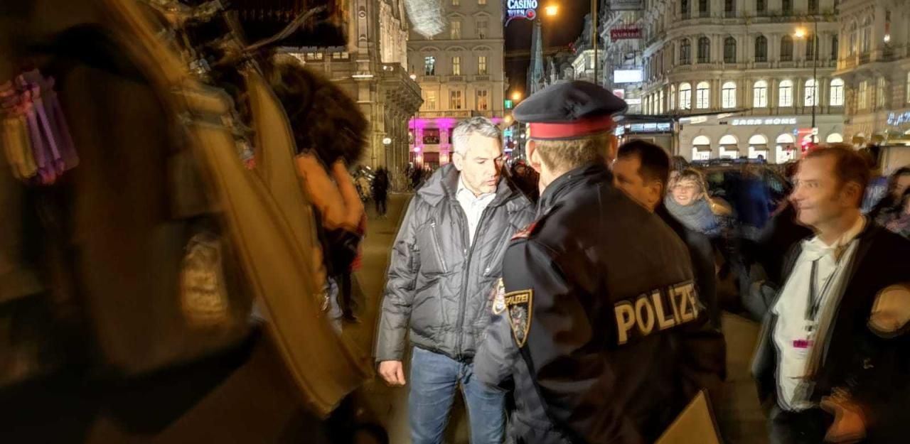 Szene – Innenminister Nehammer mit Jeans am Opernball | Heute.at