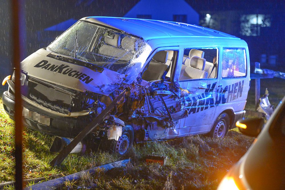 Österreich – Vier Verletzte nach Frontalcrash | Heute.at