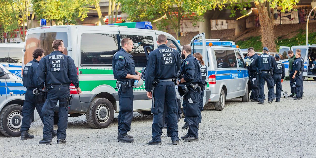 Polizei | heute.at #100062840 Tag