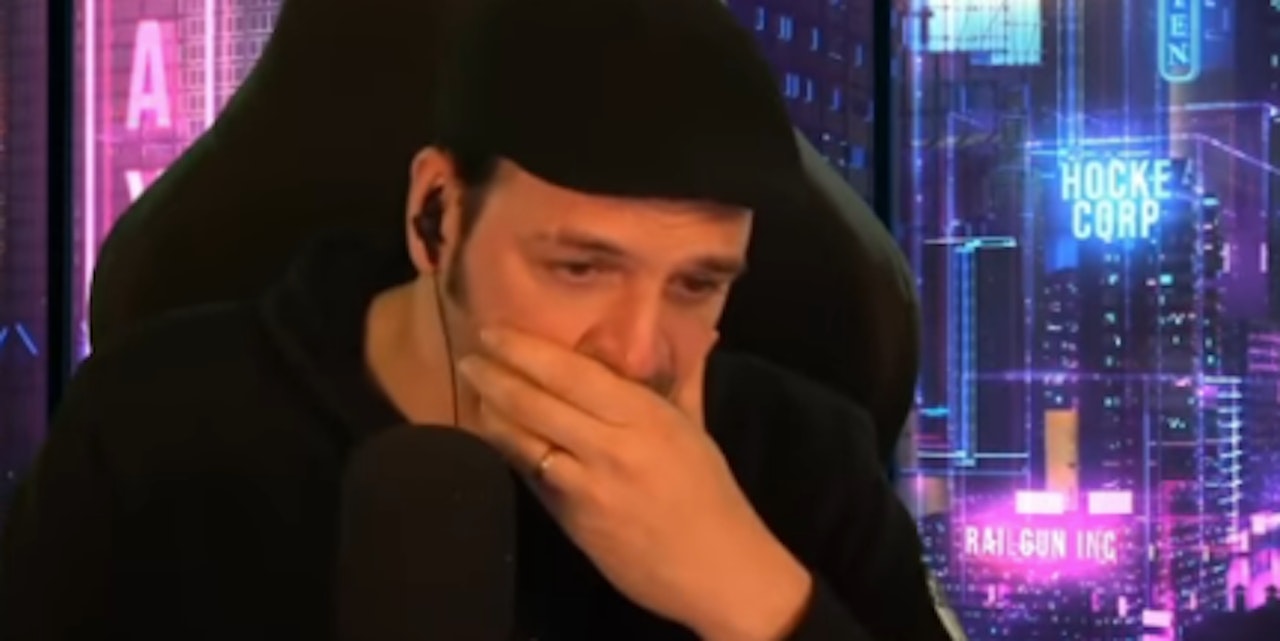 People – Fans geschockt: Kaya Yanar trauert um 8 Familienmitglieder ...