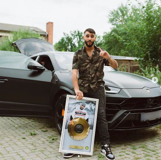 Rapper Samra fackelt 150.000-Euro-Lamborghini ab - People | heute.at