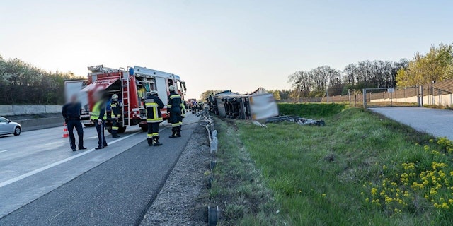 Schwerer Lkw-Unfall bei Neulengbach legte A1 lahm - Niederösterreich | heute.at