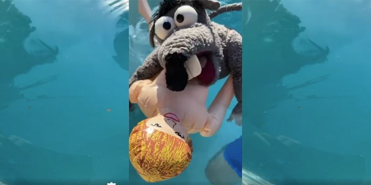 Österreich – ORF-Star Rolf Rüdiger planscht mit Sexpuppe "Marleen ...