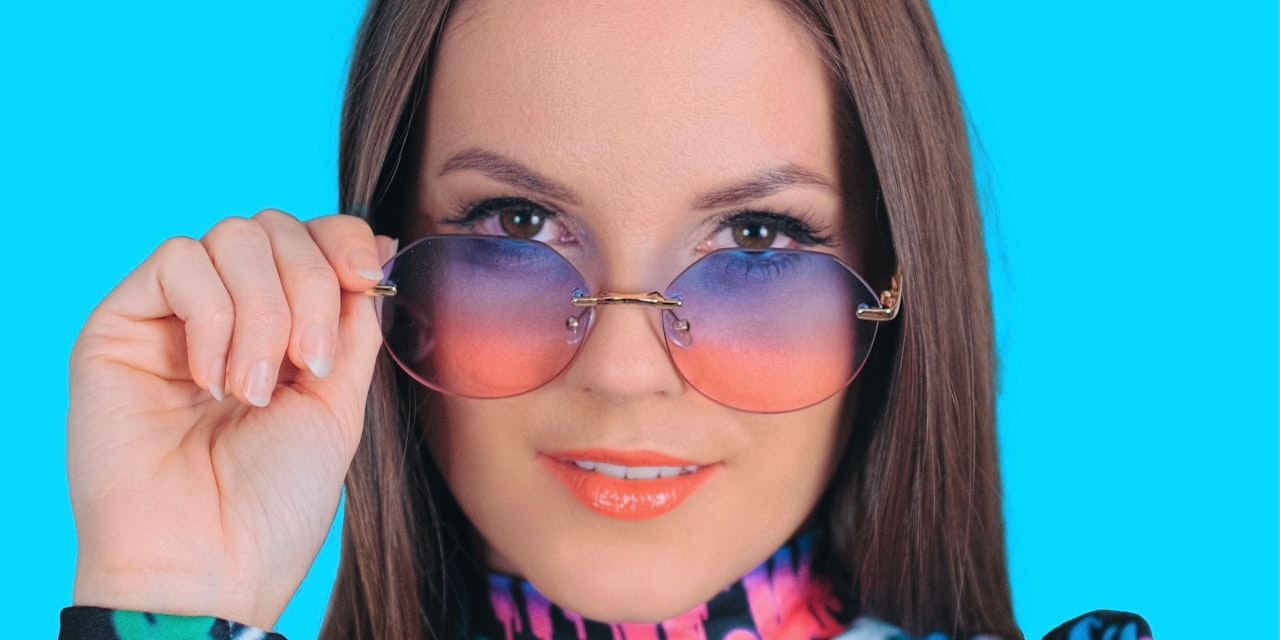 Musik – Arina kündigt neues Album mit Crowdfunding an | Heute.at