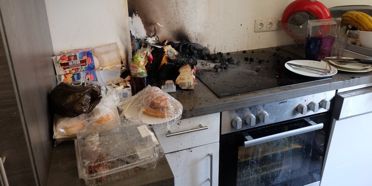 Oberösterreich – Mann kochte Snack und schlief ein – Wohnung in Flammen ...