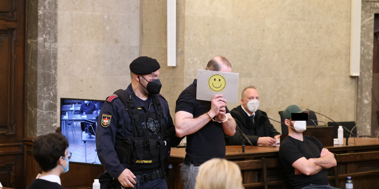 Wien – Nazi-Rapper Mr. Bond dichtete das "Adolf Unser" | Heute.at