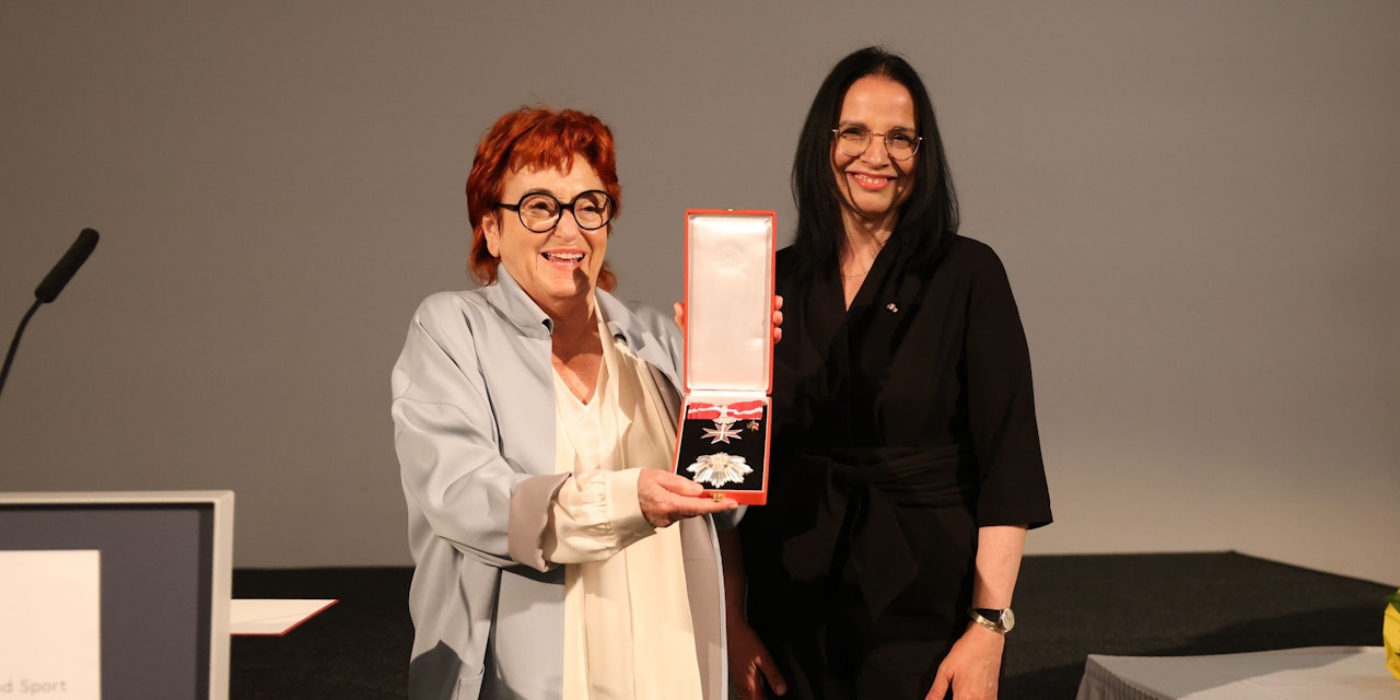 People – Valie Export von Staat und Kulturszene geehrt | Heute.at