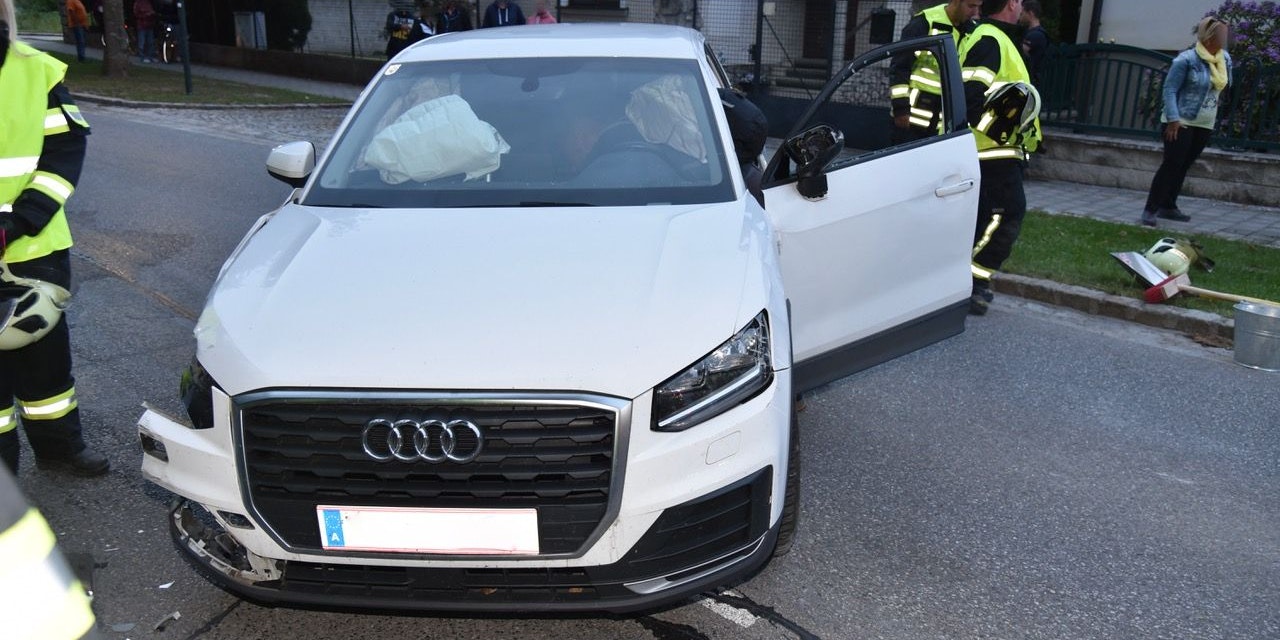 Niederösterreich – Alko-Lenker krachte mit Audi in Pkw, überschlug sich | Heute.at