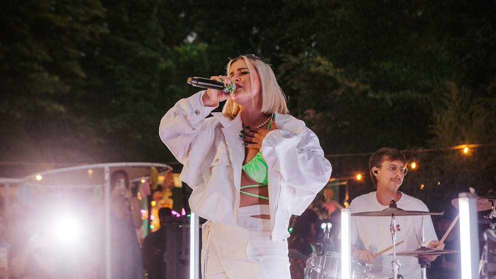 "Es tut mir sehr leid" – Schock für Fans: Mathea sagt komplette Tour ab ...