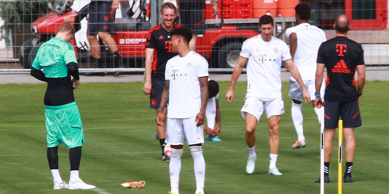 Fussball – Lustlos-Lewa zurück im Bayern-Training, kommt zu spät | Heute.at