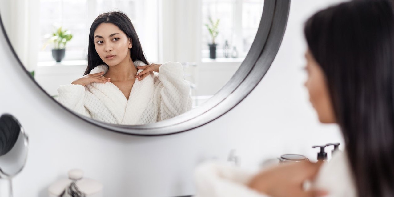 Dieses Dekolleté-Training hilft gegen die Falten am Hals | Heute.at