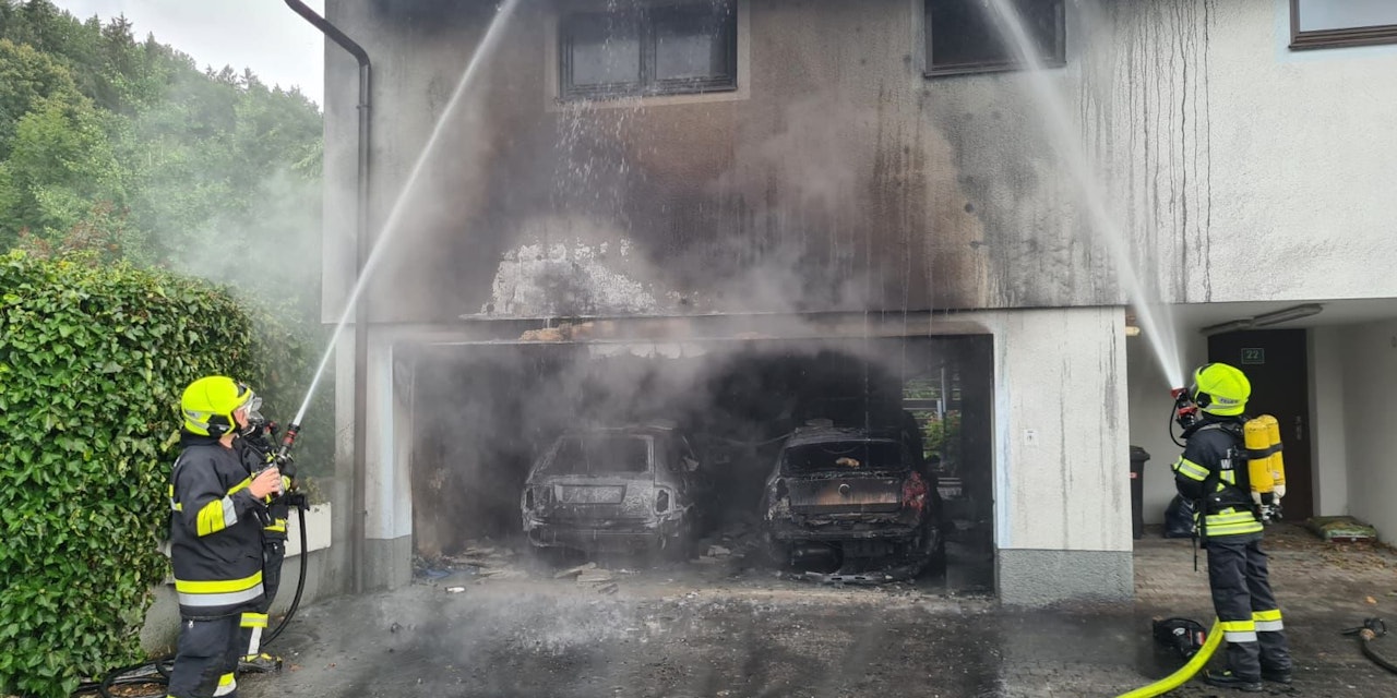 Feuerwehrmann bei Brand in Gloggnitz verletzt | Heute.at