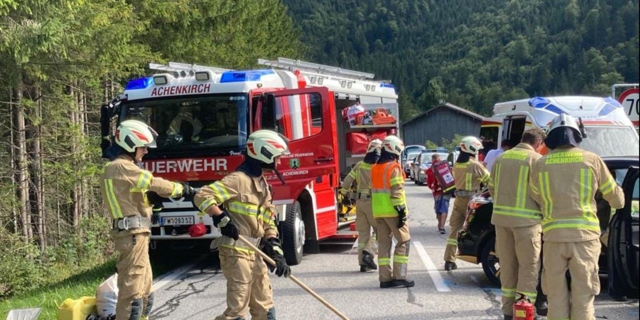 BILDSTRECKE: Drei Verletzte bei schwerem Unfall in Achenkirch | Heute.at