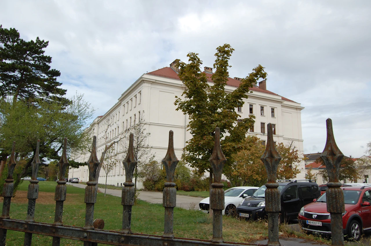 Lokalaugenschein Lager Traiskirchen – Niederösterreich | heute.at