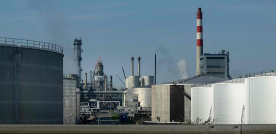 OMV-Raffinerie arbeitet wieder in Vollbetrieb - Wirtschaft | heute.at