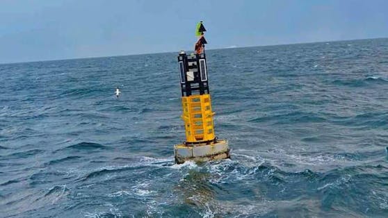 Brite klammert tagelang an Boje im Meer und überlebt - Welt | heute.at