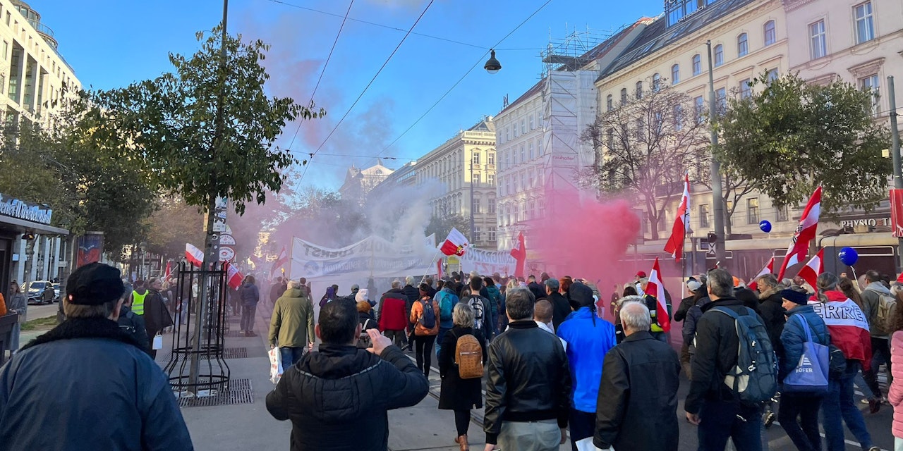 Großeinsatz der Polizei – Demo in Wien sorgt für Chaos | Heute.at