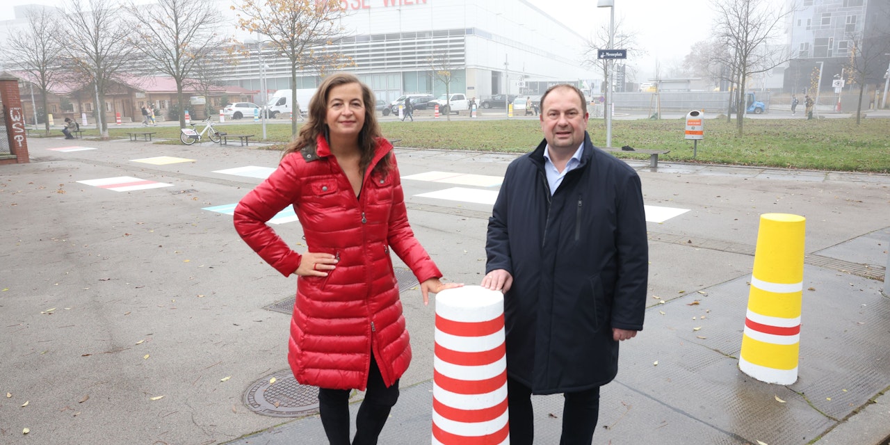 Bunte Poller als Straßenkunst | Heute.at