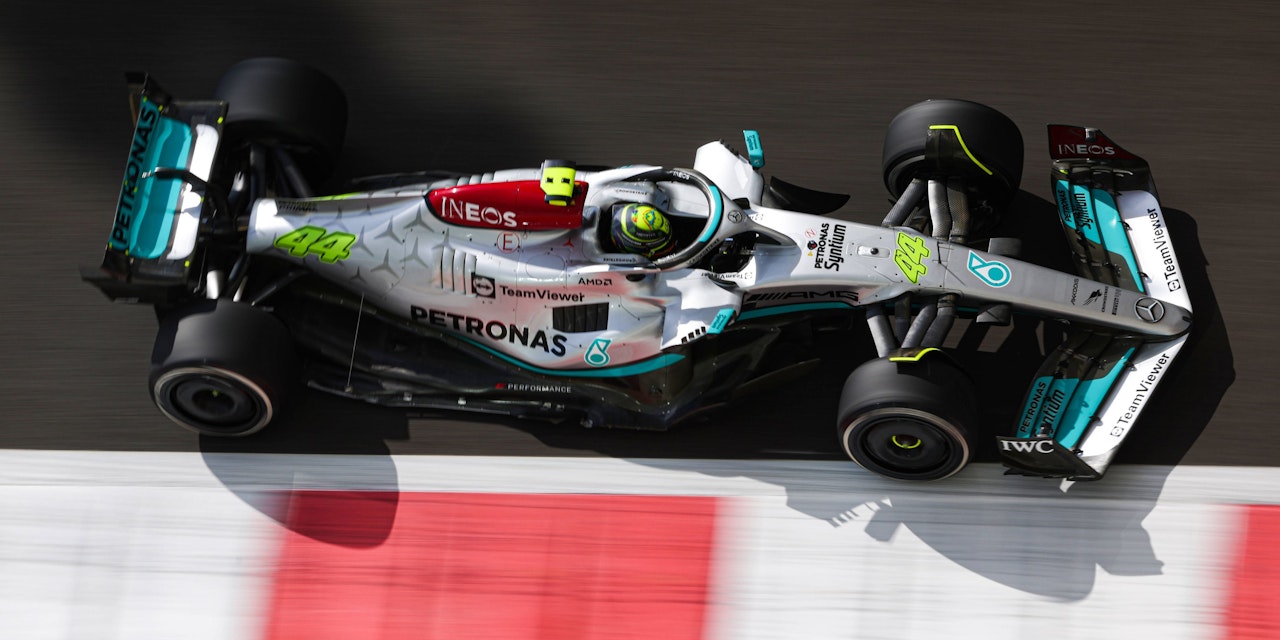 Formel 1 – Ohne Verstappen! Mercedes dominiert erstes F1-Training ...